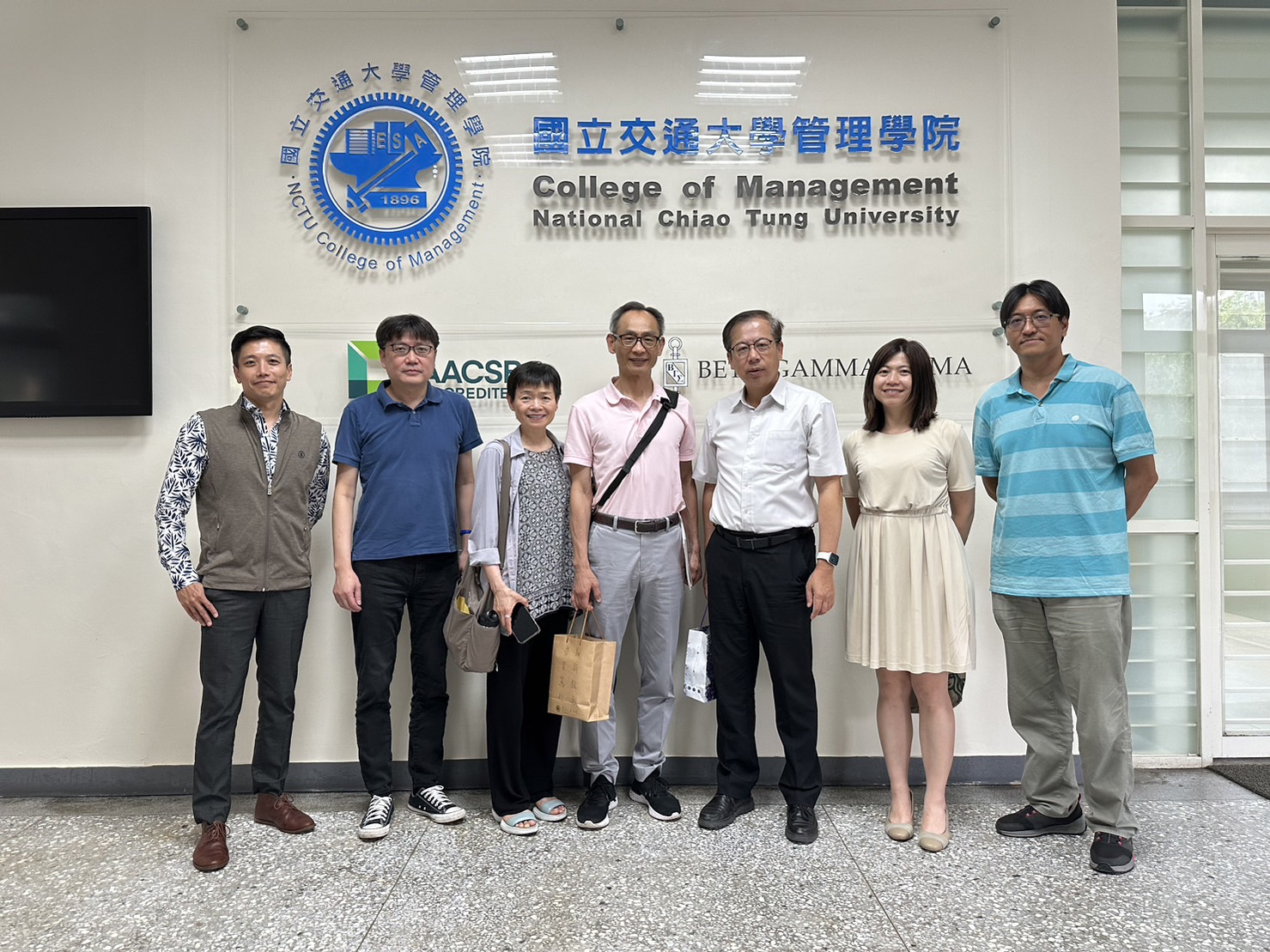 【訪賓】美國伊利諾伊大學芝加哥分校(UIC)財金所所長 Professor Hsiu-Lang Chen 陳秀亮賢伉儷來訪-國立陽明交通大學管理學院